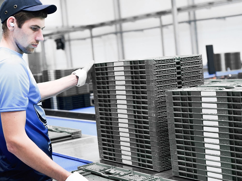 The Reusable Revolution: Why Plastic Crates are Taking Over Europe